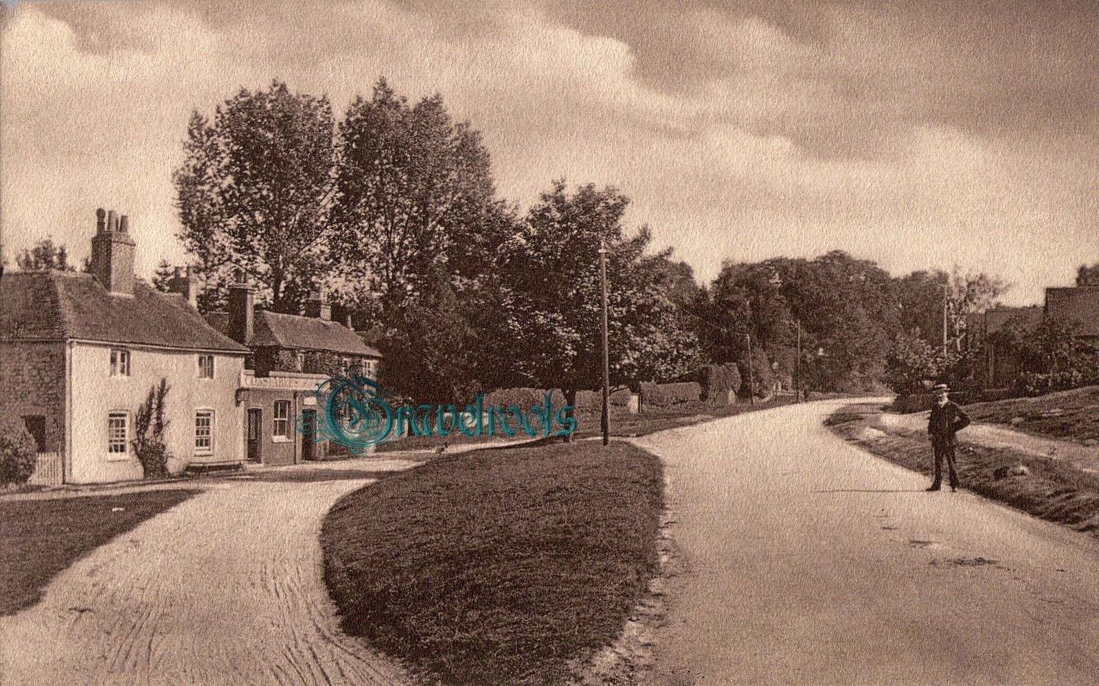 m541 old photos of Half Moon Pub, Petersfield Road, Midhurst, Midhurst ...